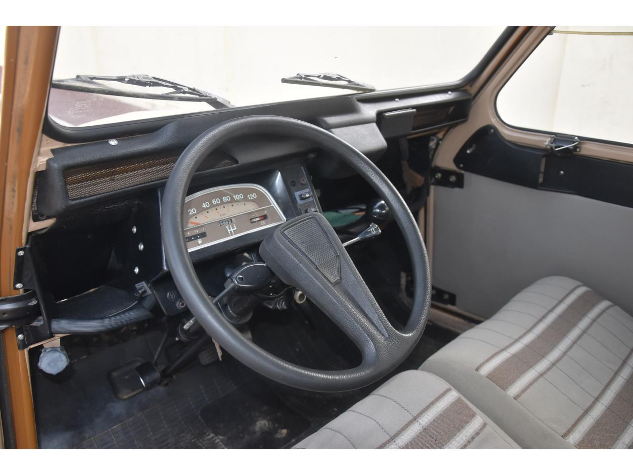 AUTO EN DIRECT CÔTE D AZUR - CITROEN-2CV- BERLINE