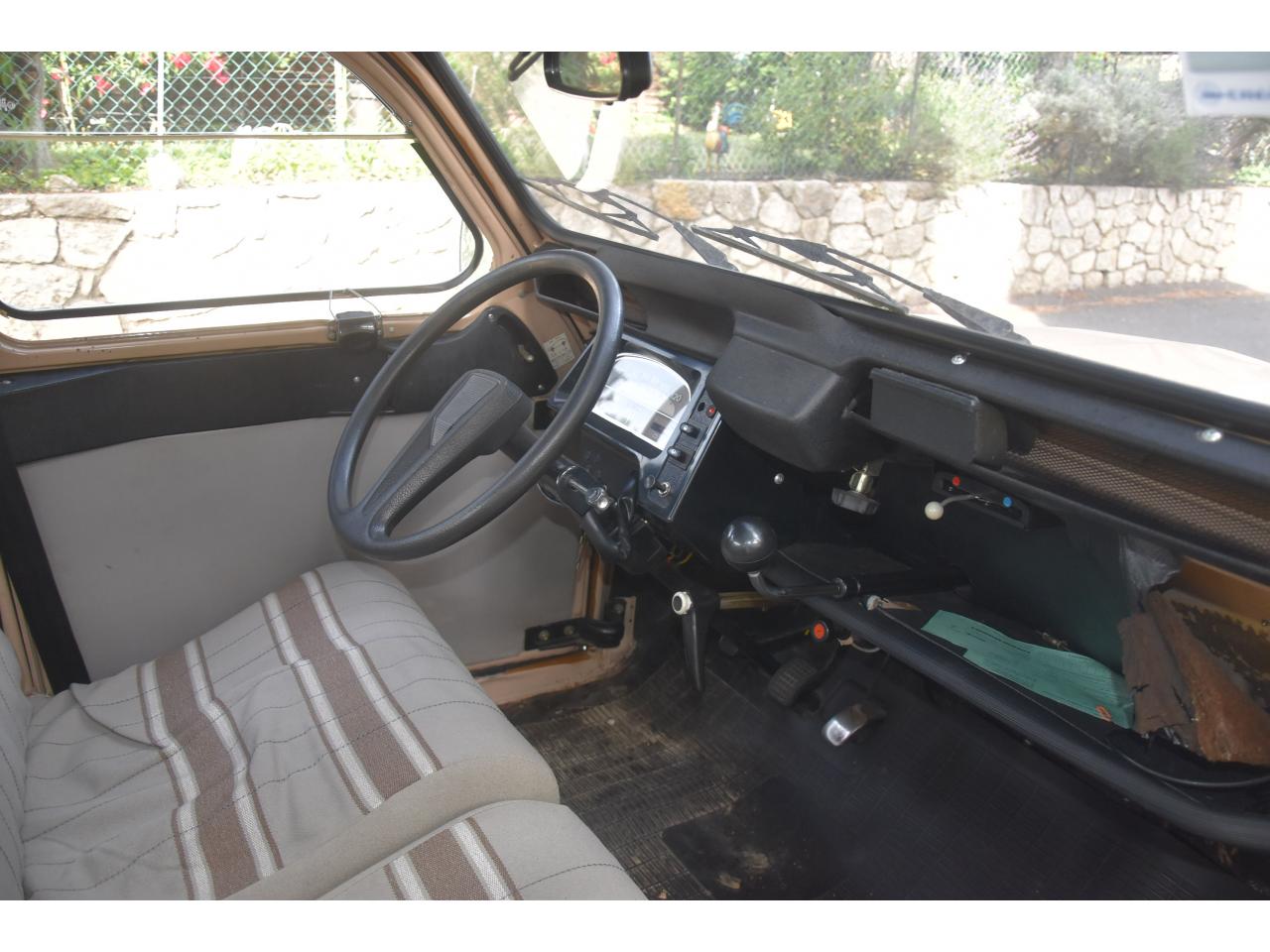 AUTO EN DIRECT CÔTE D AZUR - CITROEN-2CV- BERLINE