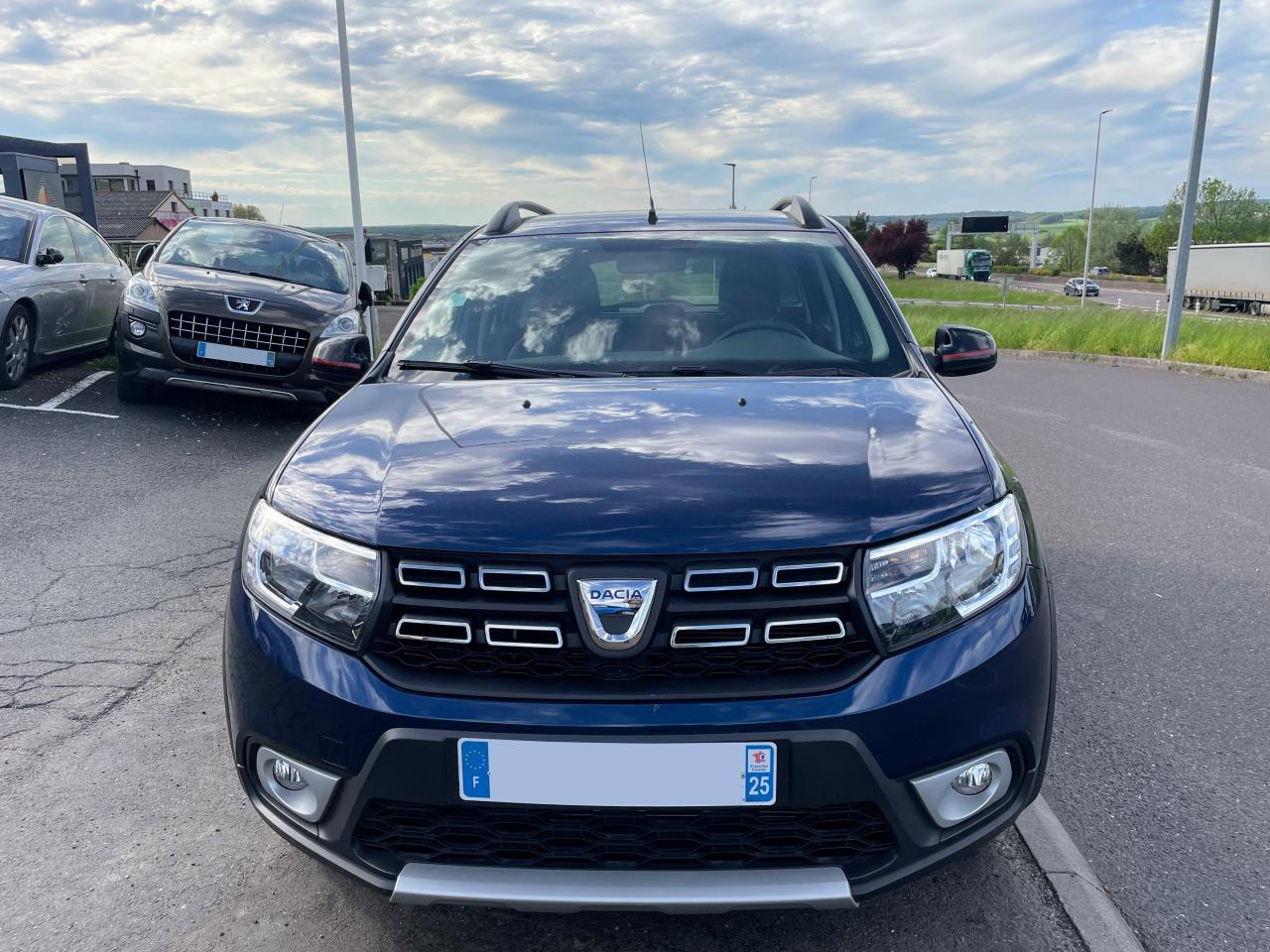 PLANETE AUTO SERVICES - DACIA-LOGAN-MCV Logan 0.9 TCe - 90 1 ere MAIN ...