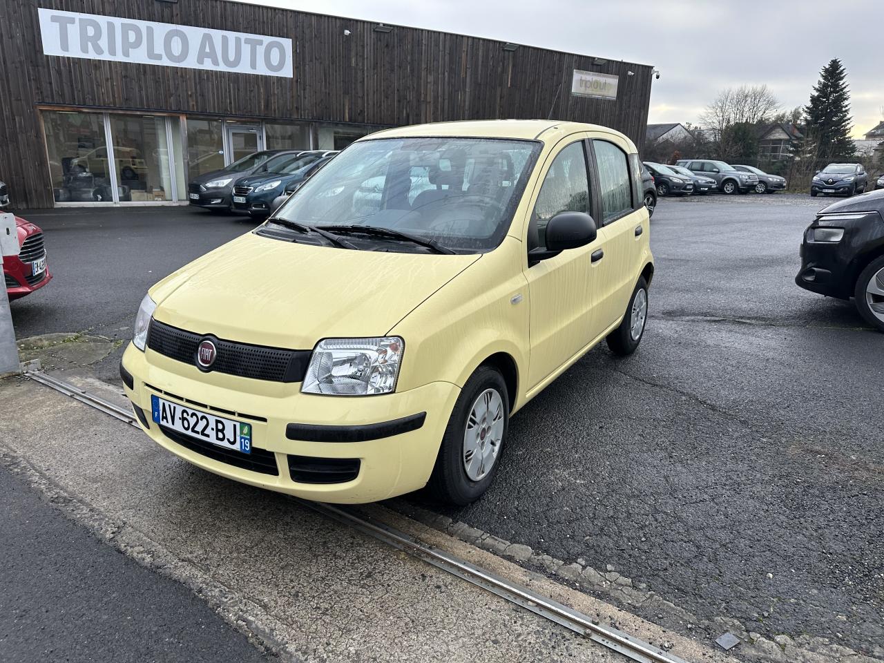 TRIPLO AUTO - FIAT-PANDA-1.2i - 69 Dynamic + Vitres electriques