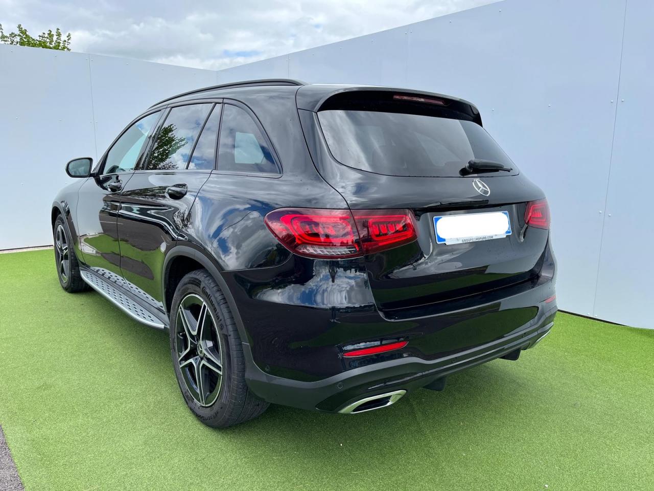 PURE AUTOMOBILES - MERCEDES-GLC-(2) 300 D AMG LINE 4MATIC