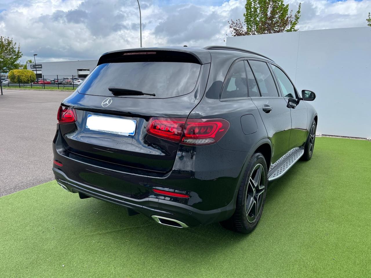 PURE AUTOMOBILES - MERCEDES-GLC-(2) 300 D AMG LINE 4MATIC