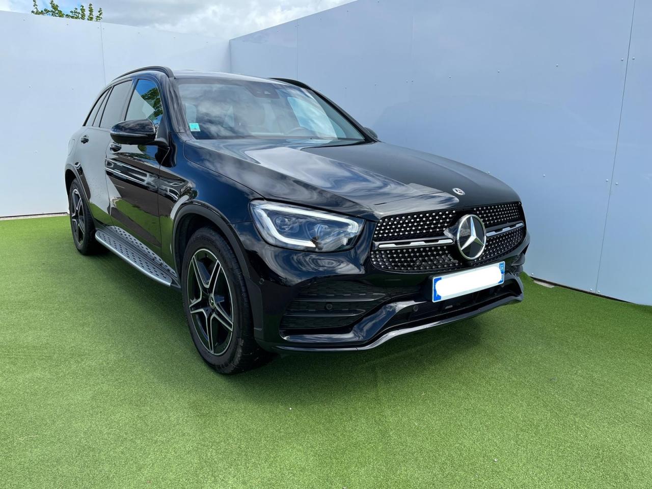 PURE AUTOMOBILES - MERCEDES-GLC-(2) 300 D AMG LINE 4MATIC