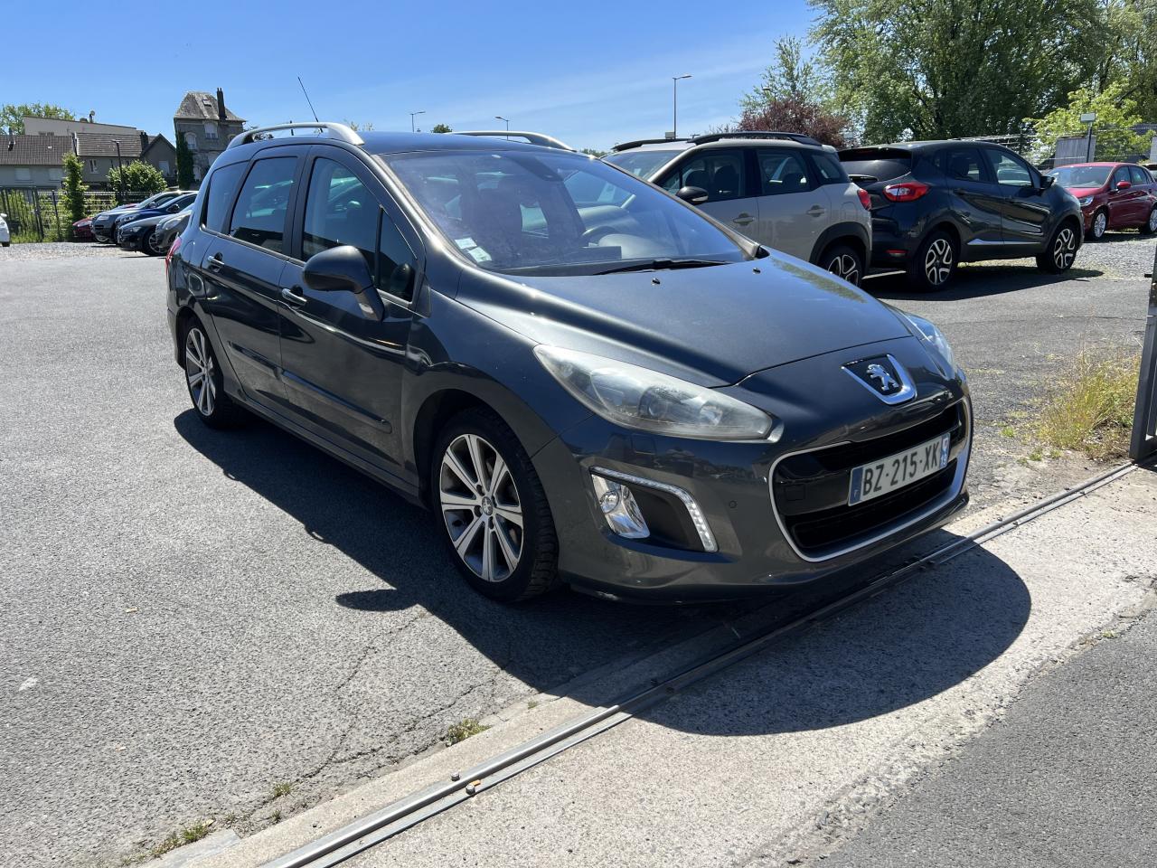 TRIPLO AUTO - PEUGEOT-308- SW 2.0 HDi 16V FAP - BVA Féline Gps + clim + Toit pano