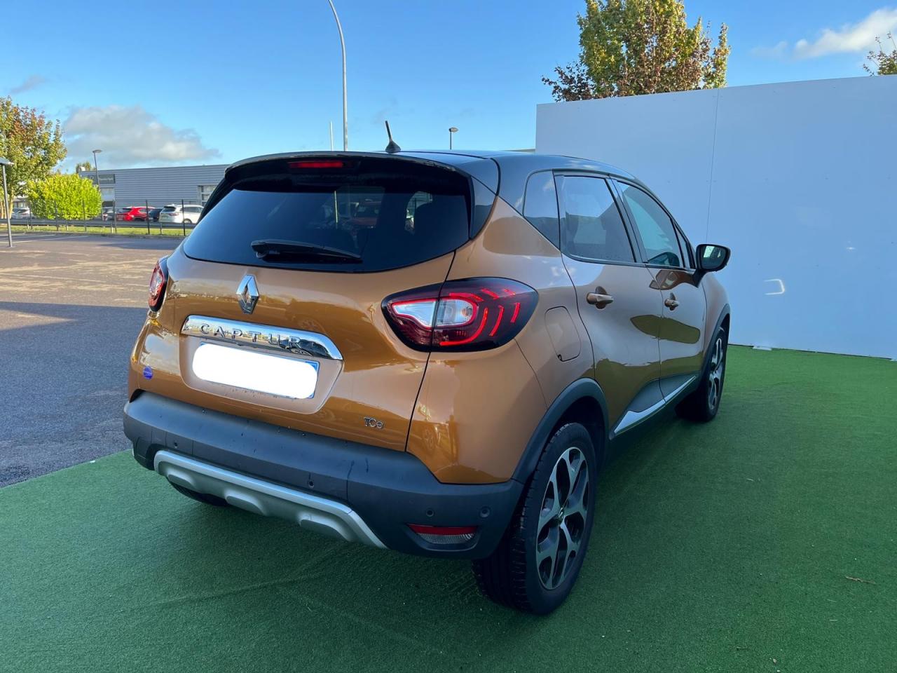 PURE AUTOMOBILES - RENAULT-CAPTUR-(2) 1.2 TCE 120 ENERGY INTENS