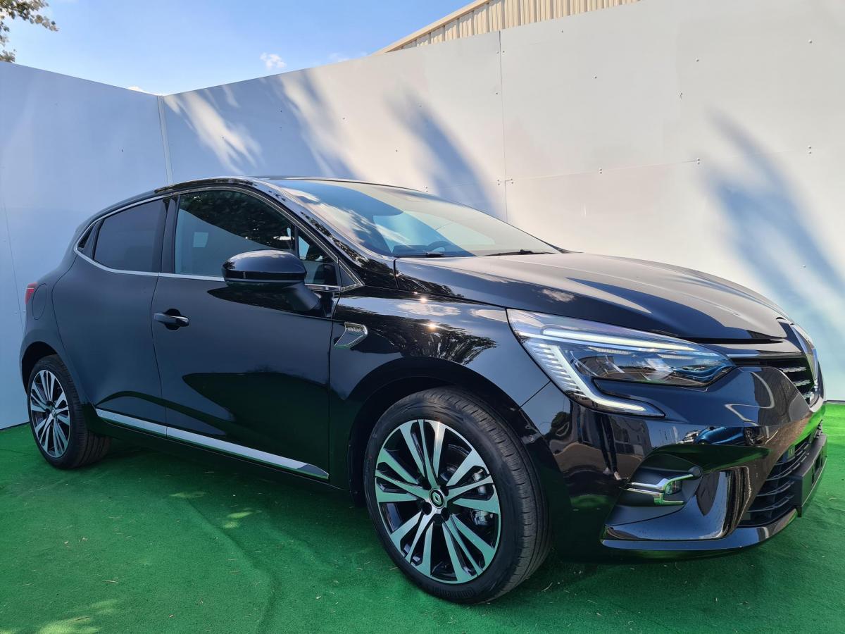 PURE AUTOMOBILES - RENAULT-CLIO-V 1.3 TCE 140 INITIALE PARIS