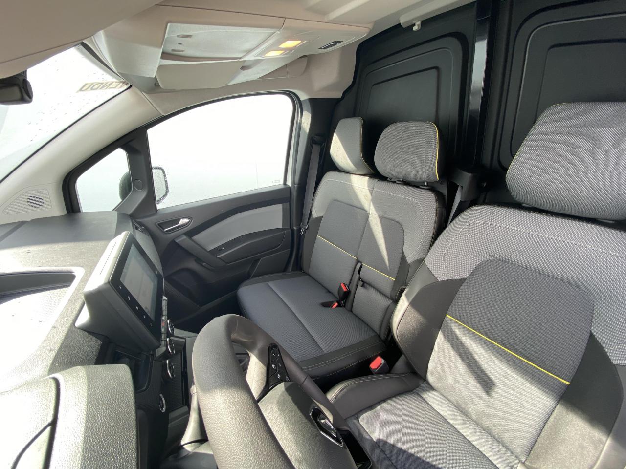 PURE AUTOMOBILES - RENAULT-KANGOO-III VAN FOURGON 1.5 BLUE DCI 115 EDC ...