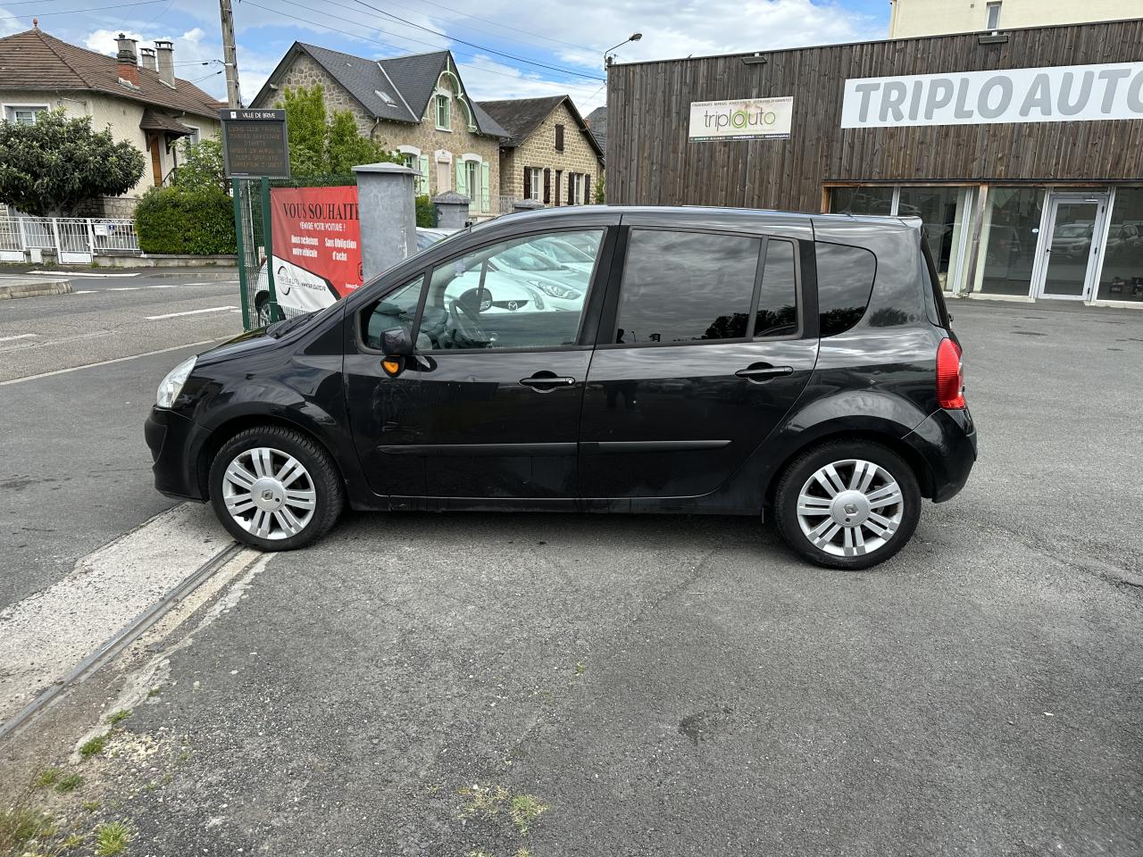 TRIPLO AUTO - RENAULT-MODUS-Grand Modus TCe - 100 Expression