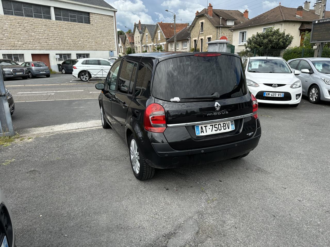 TRIPLO AUTO - RENAULT-MODUS-Grand Modus TCe - 100 Expression