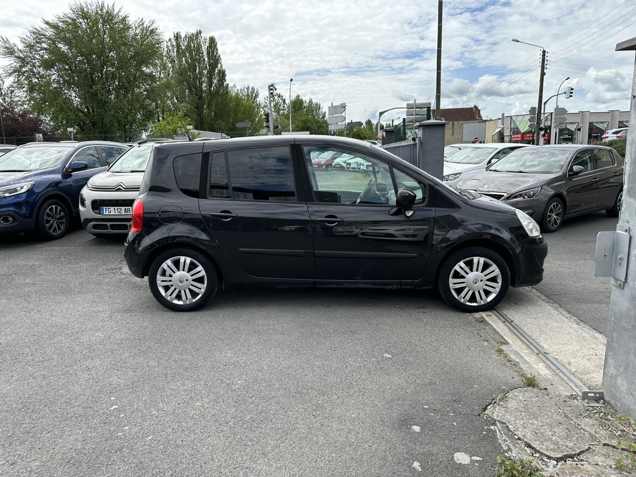 TRIPLO AUTO - RENAULT-MODUS-Grand Modus TCe - 100 Expression