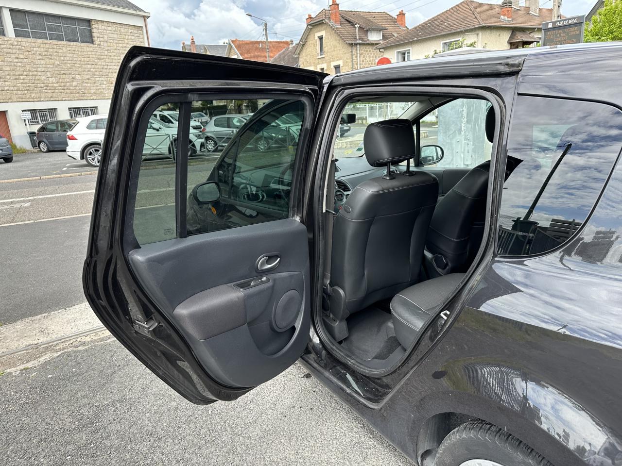 TRIPLO AUTO - RENAULT-MODUS-Grand Modus TCe - 100 Expression