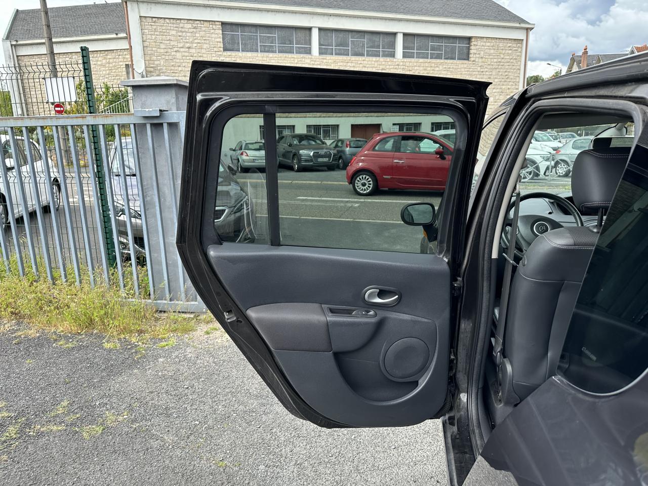 TRIPLO AUTO - RENAULT-MODUS-Grand Modus TCe - 100 Expression