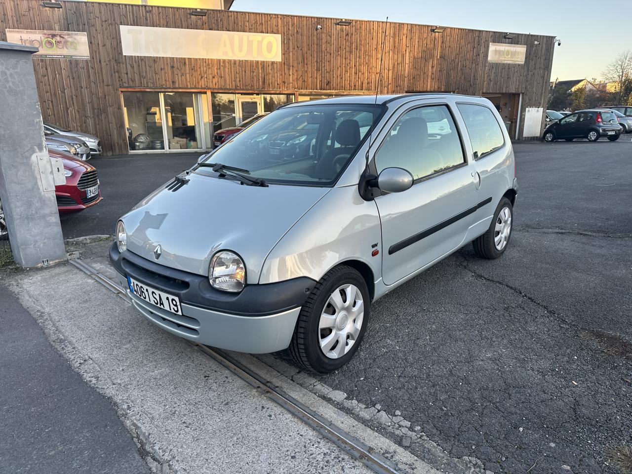 TRIPLO AUTO